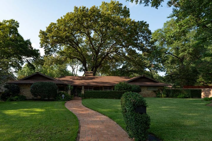 “Patio On Barclay” - Tyler, TX