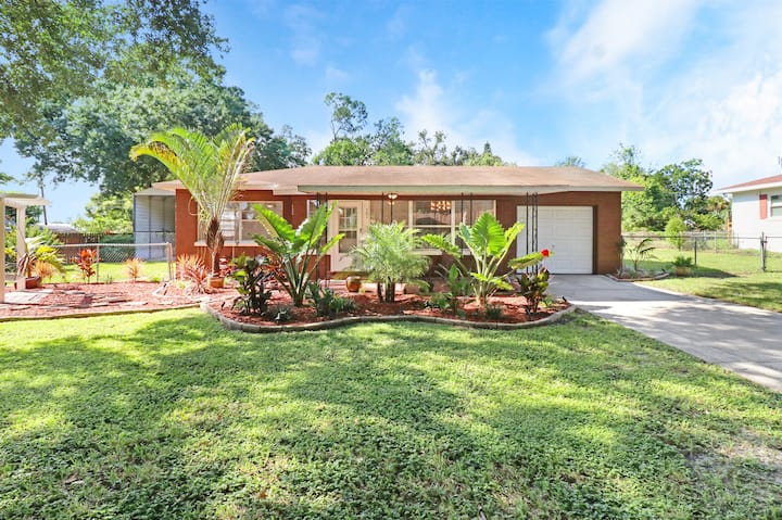 Clean Lakeland Home W/ Water Views & Rv Parking!!! - Lakeland, FL