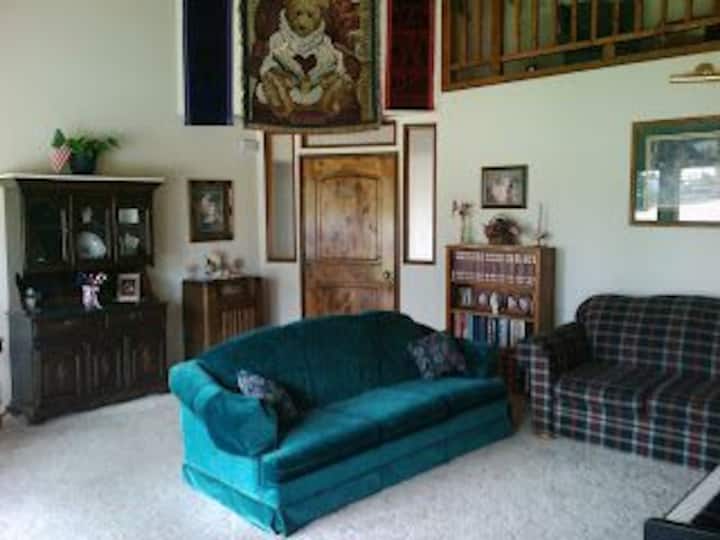 Peaceful Master Retreat - Rexburg, ID