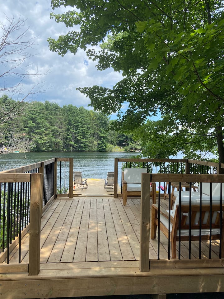 Family Friendly 5 Bedroom Lakefront Cottage - Kawartha Lakes