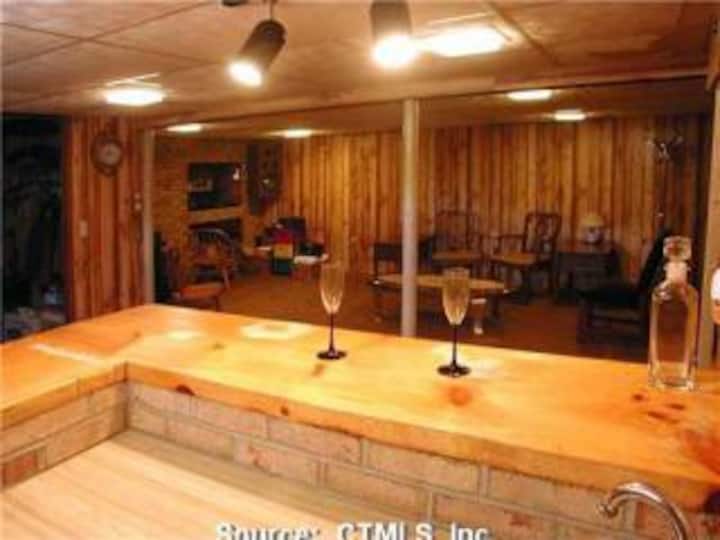 Near Uconn Med School.  Large Br For Male Guest. - Farmington, CT