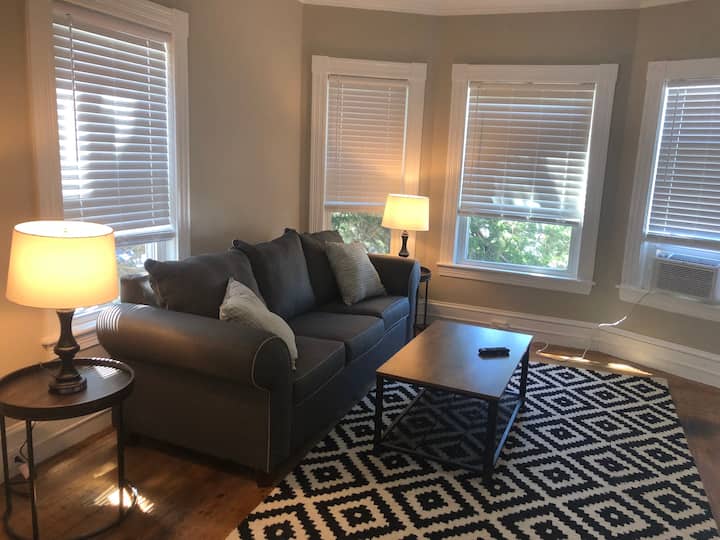 Quiet Spacious One Bedroom 2f - 맨체스터
