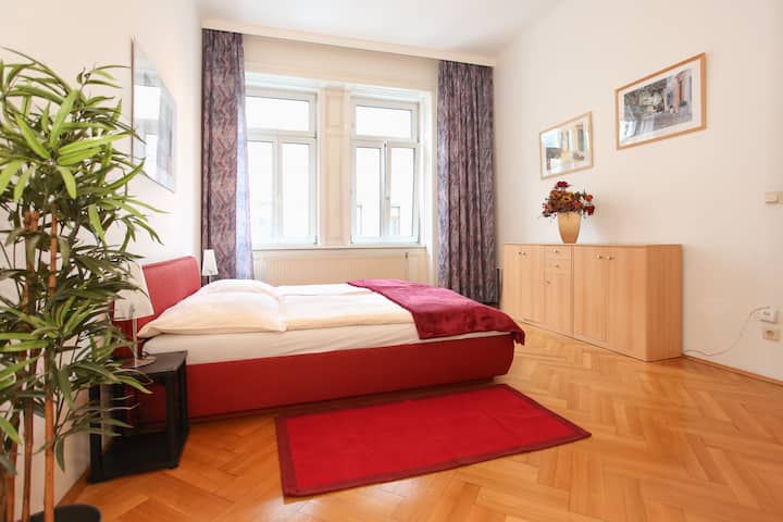 Schönes 2 Zimmer Apartment Mit Luxuriösem Badezimmer Für Bis Zu 4 Personen - Wien
