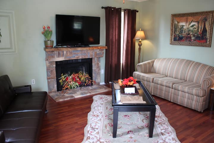 Regency Cottage - Eureka Springs, AR