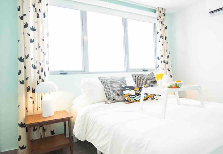 La Plage Apartment: Modern, Minutes From The Beach - San Juan