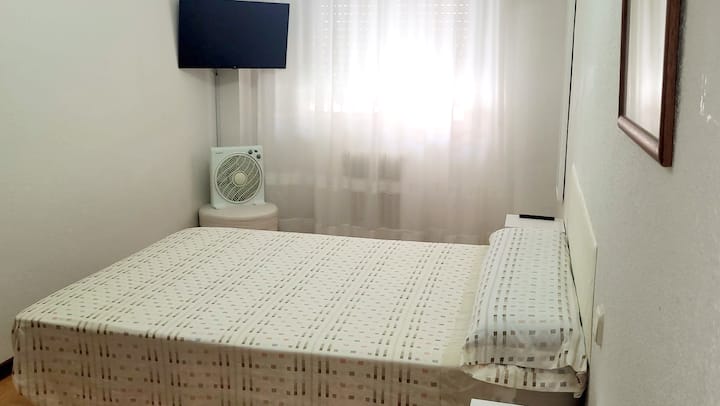 Habitación Privada En Casa Familiar - アビラ
