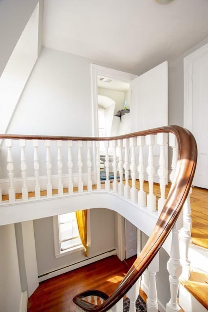 5 Bd|2 Ba Victorian On 2 Floors W/ Parking - Cambridge