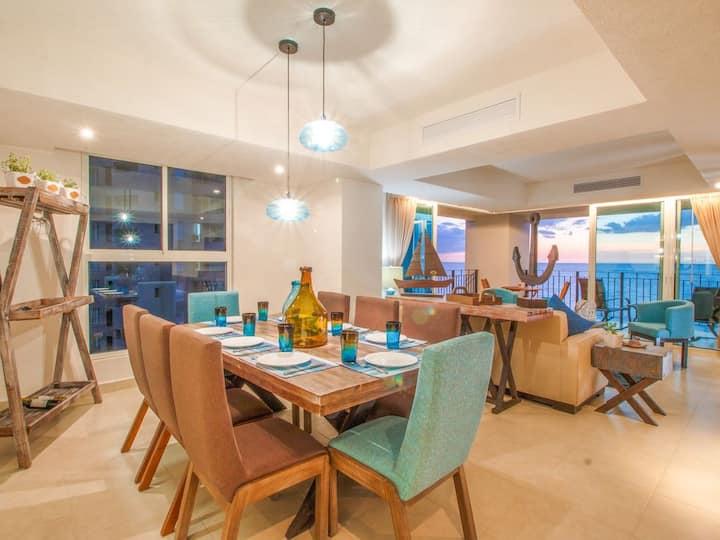 Wonderful Beachfront Breezes & Great Decor - Puerto Vallarta