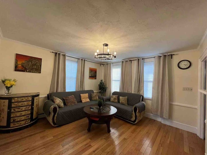 Southshore Gem,3-bdrs. , 4-7 Guests - Quincy