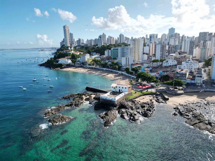 Vintage Airy Bright Barra Beach Apartment - Barra