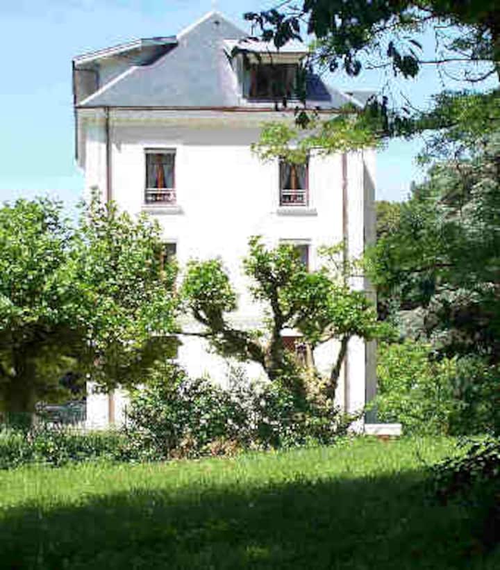T2 Proche Centre Et Thermes Dans Villa Avec Jardin - Aix-les-Bains