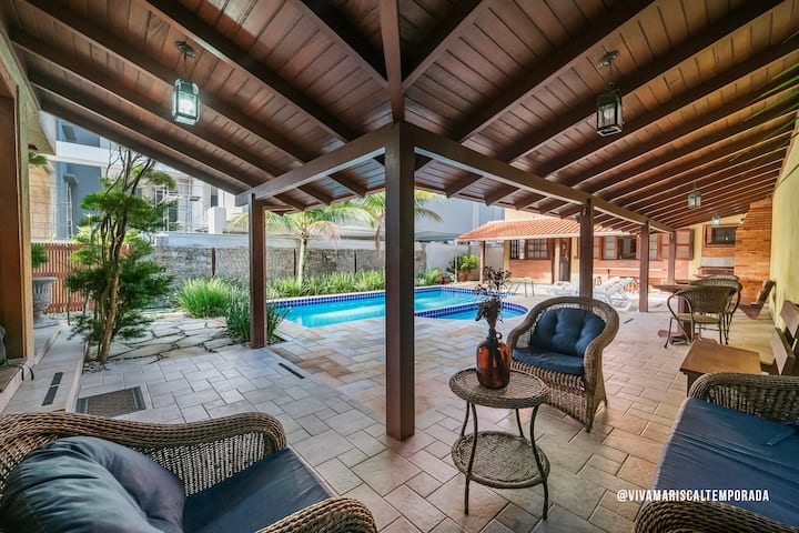Casa 30 Pessoas Com Piscina Aquecida A 100m Do Mar - Bombinhas