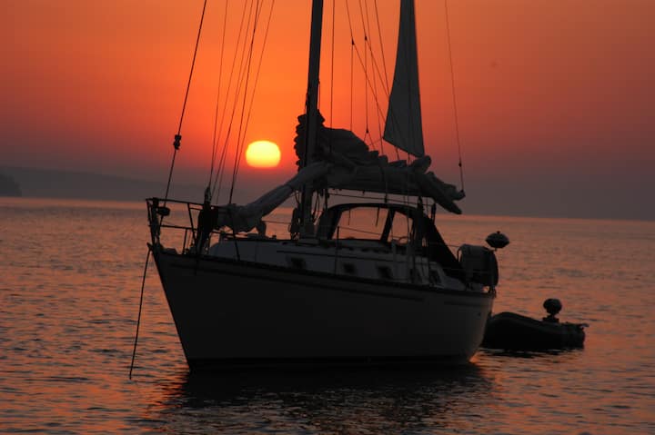 Sailing Vacation With A Captain In Apostle Islands - Bayfield, WI