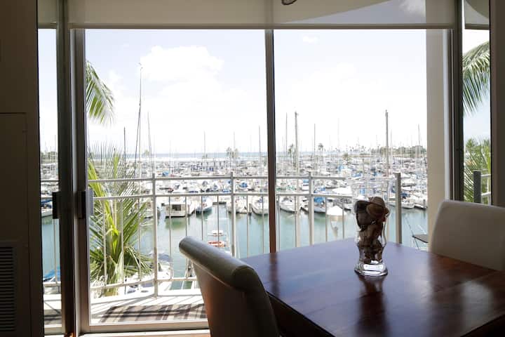 Oceanfront Condo In Waikiki - Honolulu, HI