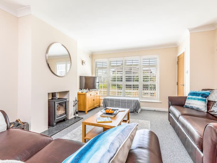 Lovely Home In Heart Of Bosham | Pass The Keys - Bosham