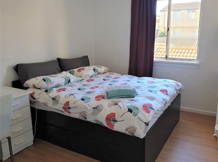 Quiet Room In 3br Apt Near City-2 - Canberra