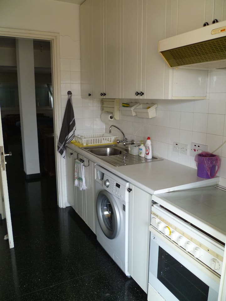 Datacom House - The White Room. - Nikosia