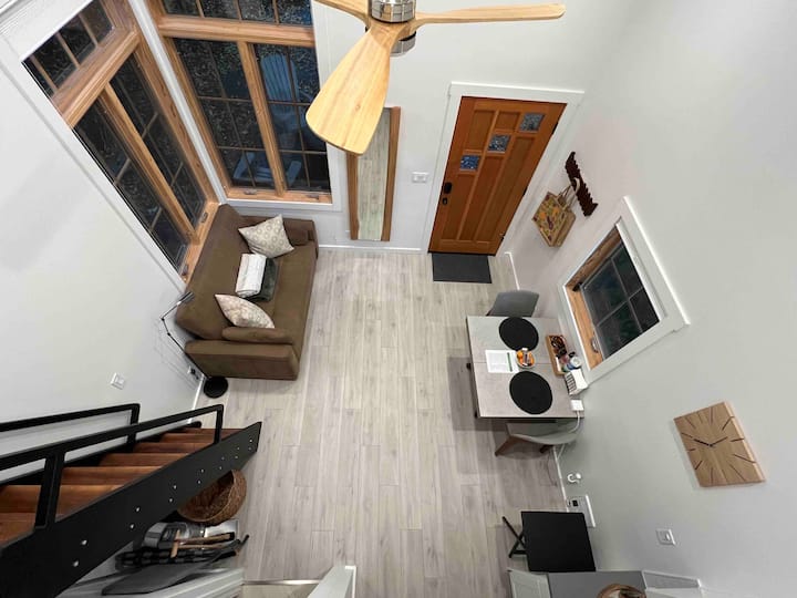 The Coop: A Rustic Retreat Only 2 Blocks From Bart - Kensington, CA