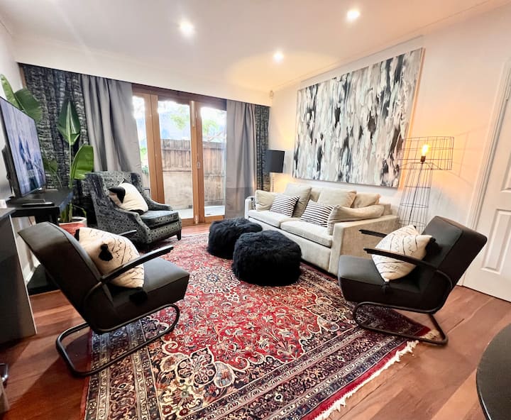 Charming Terrace House Apartment - Surry Hills