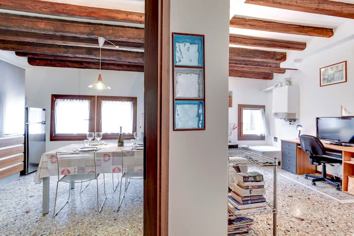 Cà Paradiso - Venice Marco Polo Airport (VCE)