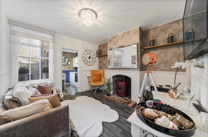 City Centre Canterbury Gem 💎With Hot Tub & Parking - Whitstable