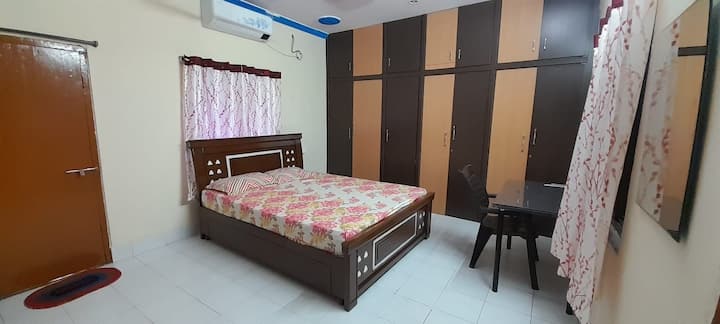 1 Room & Kitchen Top Floor With Private Entrance - Hyderabad