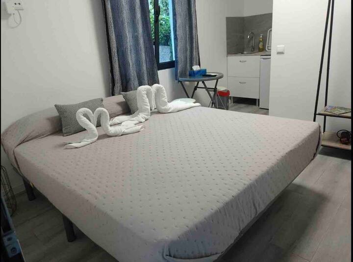 New, Budget Small Studio With Good Location - Funchal