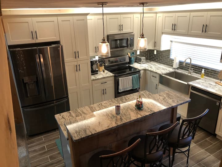 Beautifully Renovated Townhome At Seven Springs - Seven Springs, PA