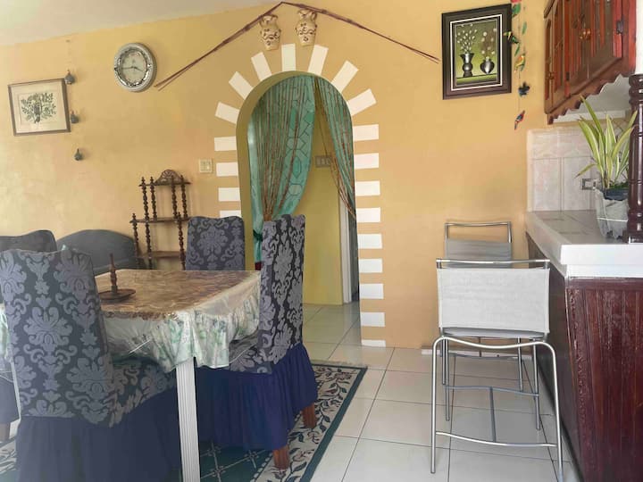 Twin Dove Cool & Breezy Room 1 - Barbados