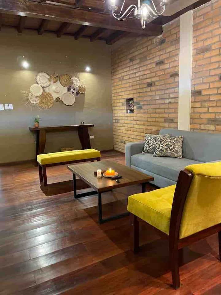 Hurtado’s Residence (Beautiful Historical Home) - Cuenca