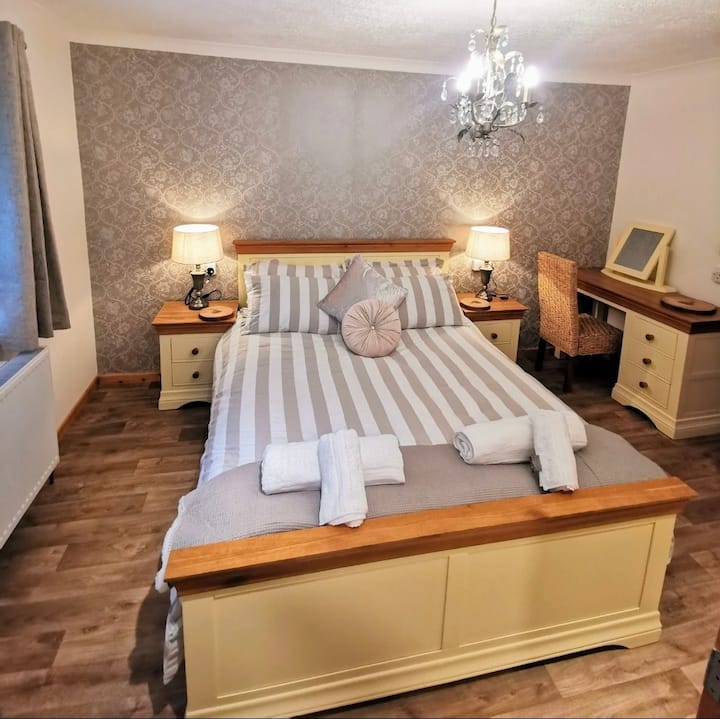 Premium En-suite King Bedroom - Barmouth