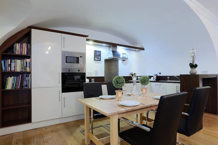 Private Georgian Garden Square Apt. Location ***** - Dublin