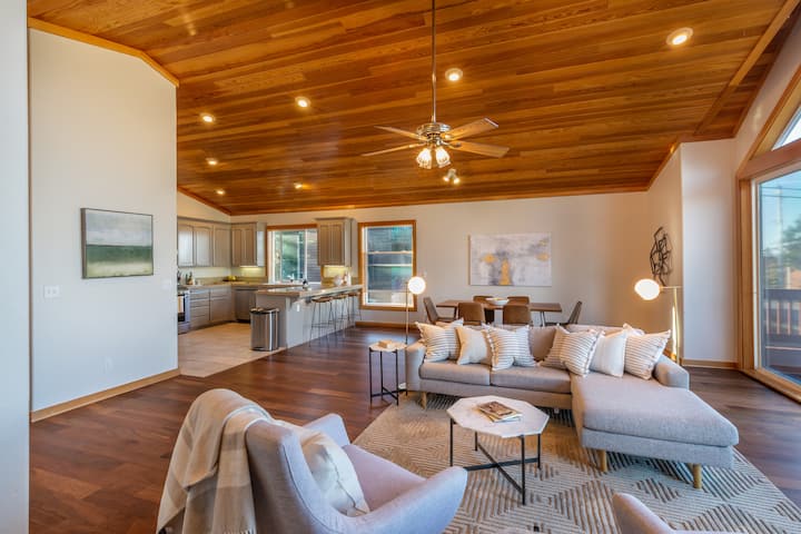 Skislope Chalet: Unforgettable Views +Dog Friendly - Truckee, CA