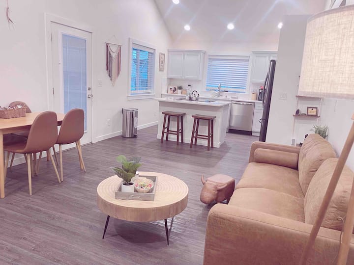 Luxury Home 3bd2ba Office And Child Ready! - 摩西湖市