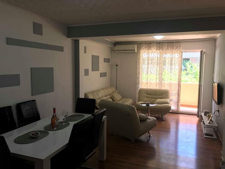Big And Cosy Apartment Milacic In Budva - Budva