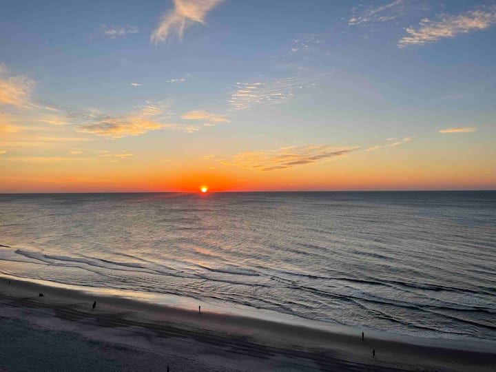 Cozy 11th Floor Oceanfront Retreat - Myrtle Beach, SC