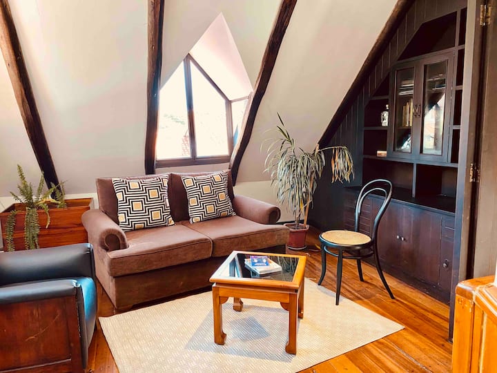 Cuenca Rooms · Family Retreat · Parking & Security - Cuenca