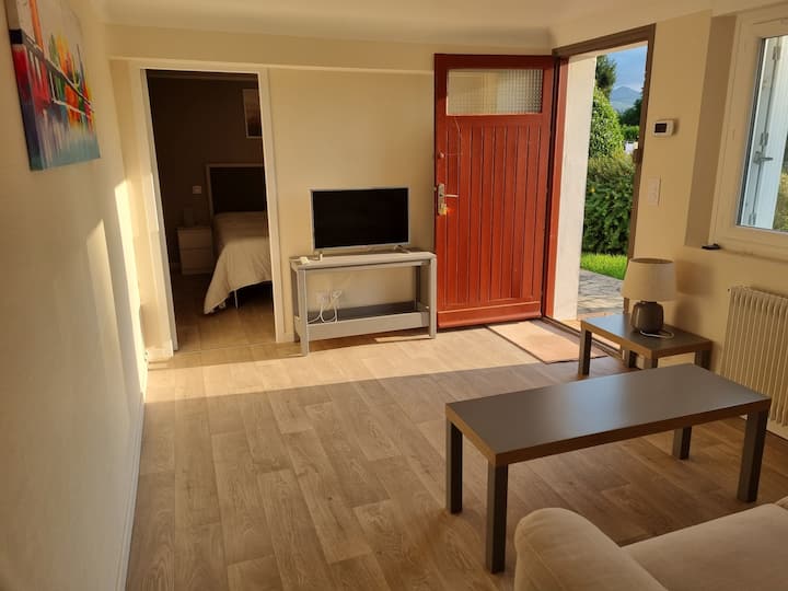 T2 40m².  Parking, Jardin, Au Calme. - Hasparren