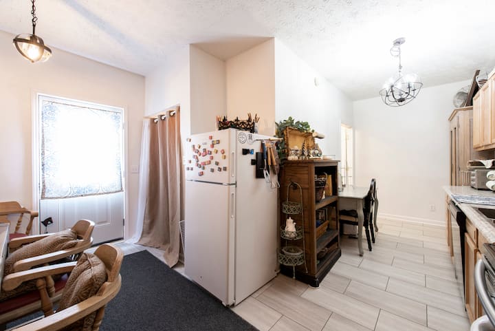 1paristown Point/2 Bath/dog/fenced Yard - Louisville, KY