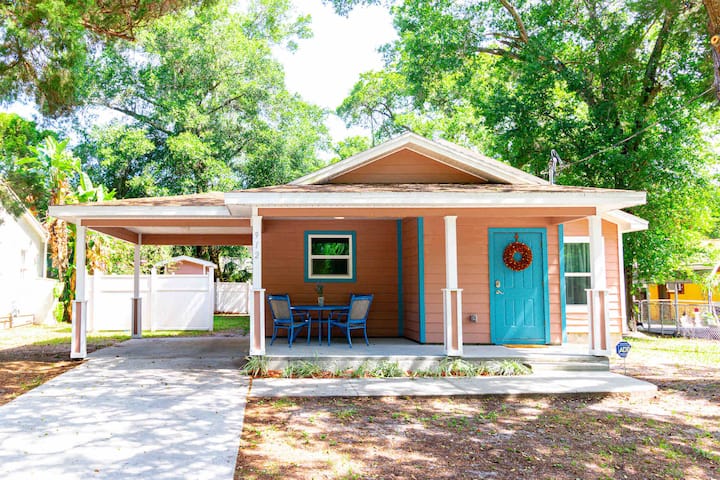 Pink Bungalow In Seminole Heights - Tampa, FL