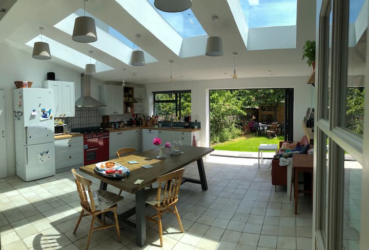 Newly Renovated, Spacious, Bright Edwardian Home - London