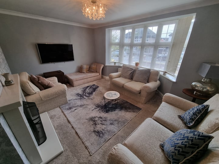 2 Bedrooms 3 Beds In Our 6 Bedroom Home - Luton