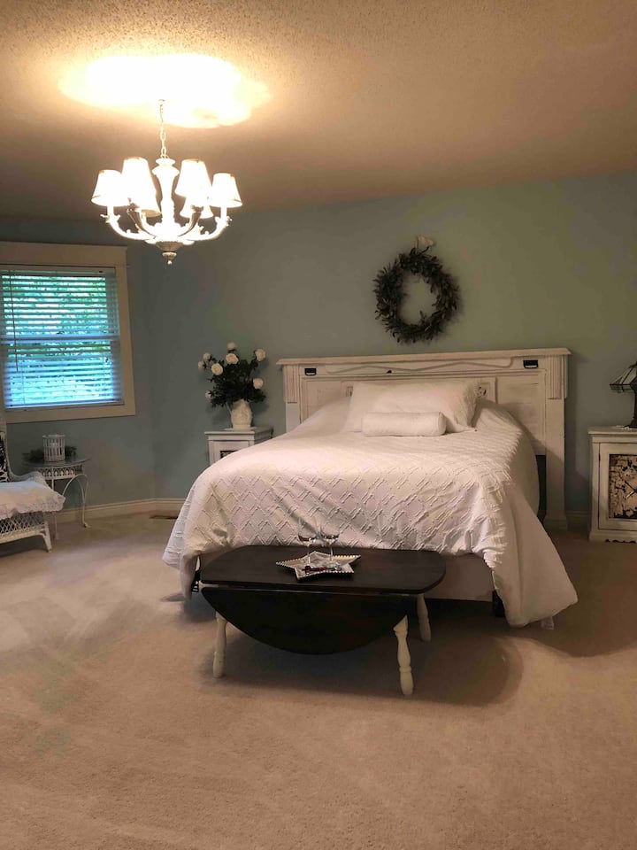 My Mother’s Blessing
Muskoka Hideaway - Gravenhurst