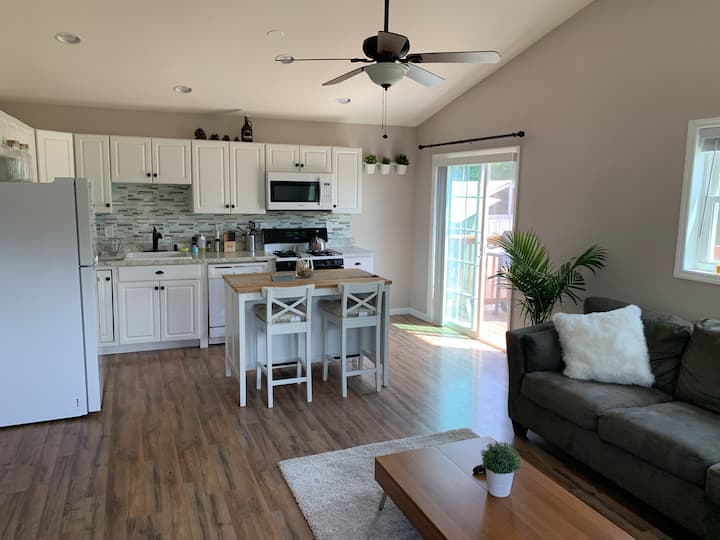 Beautiful! Newly Renovated 2 Bedroom Apartment - Bethel, NY