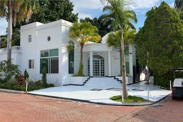 Hermosa Casa En Condominio Campestre El Peñón - Girardot