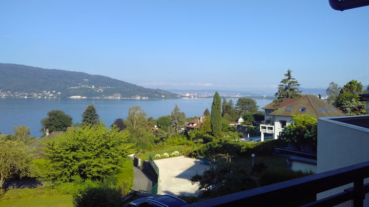 Appartement T3 Avec Belle Vue Sur Le Lac D'annecy - Menthon-Saint-Bernard