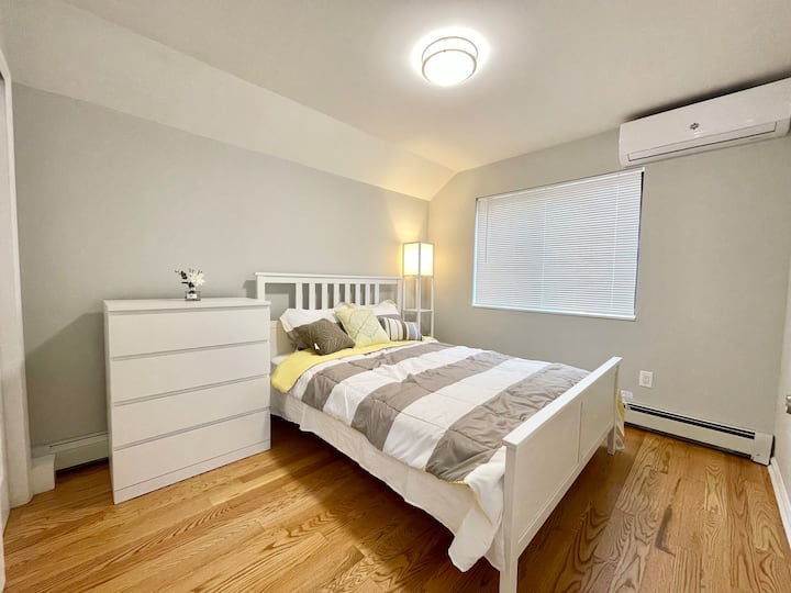 Clean & Spacious Flushing 2br 10min To Lga - Great Neck, NY