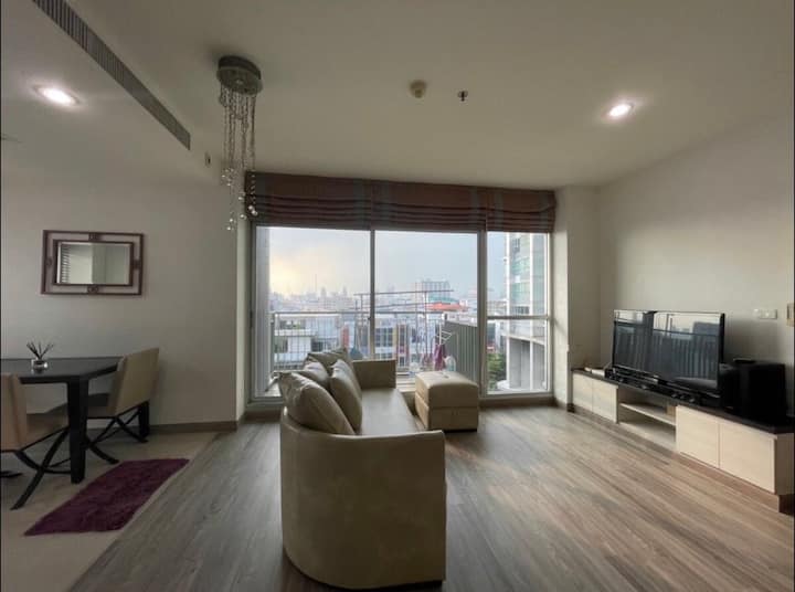 [Renovated] 65sqm 2br Condo Near Night Markets! - Bangkok