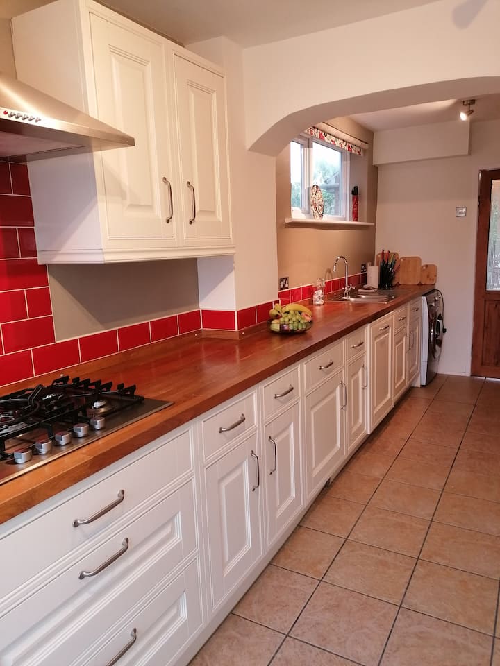 Figwillow, Cotswolds-dog Walks-parking-wiltshire - Wiltshire
