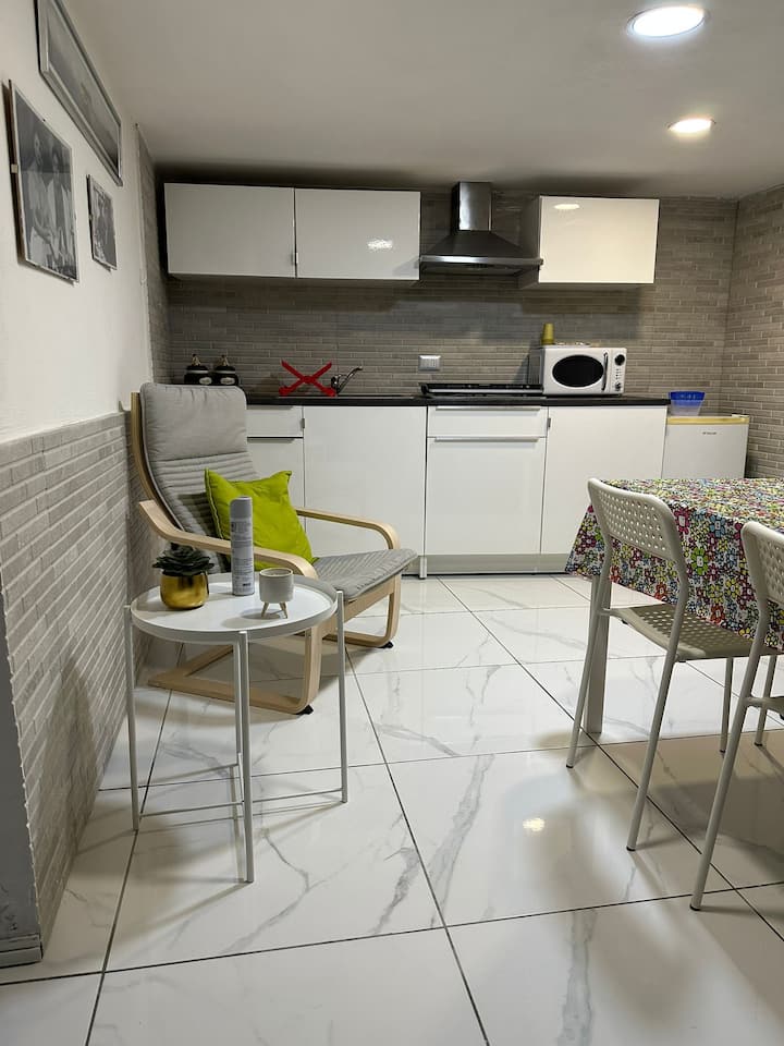 La Casina Dei Giganti - Naples